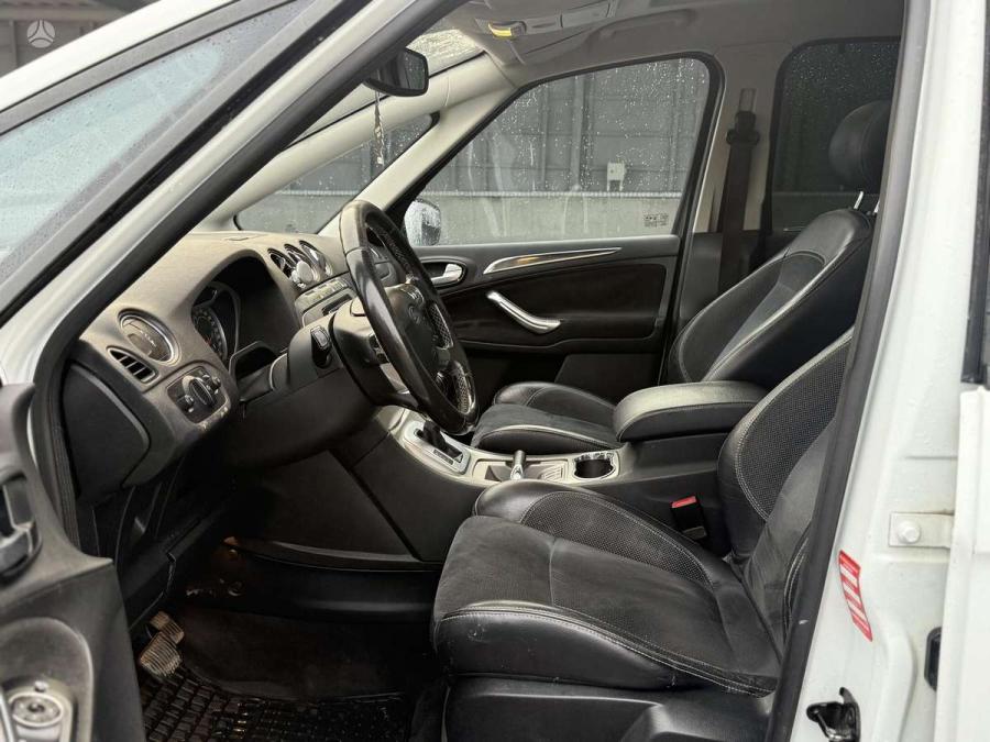White Ford S-Max 2008 in Vilnius, with an engine capacity of 2.00 L and mileage of 330 thousand km for 2900 €, photo 7 on AUTOMOTO.COM.LV
