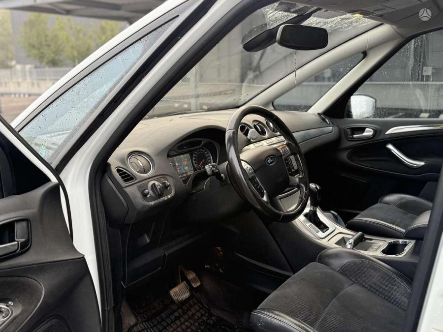 White Ford S-Max 2008 in Vilnius, with an engine capacity of 2.00 L and mileage of 330 thousand km for 2900 €, photo 8 on AUTOMOTO.COM.LV