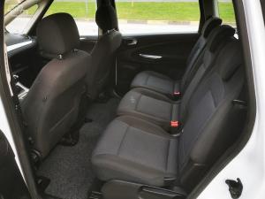 Balts Ford S-Max 2009 Klaipėda, ar dzinēja tilpumu 2.20 L un nobraukumu 208 tūkst. km par 3450 €, foto 18 vietnē AUTOMOTO.COM.LV