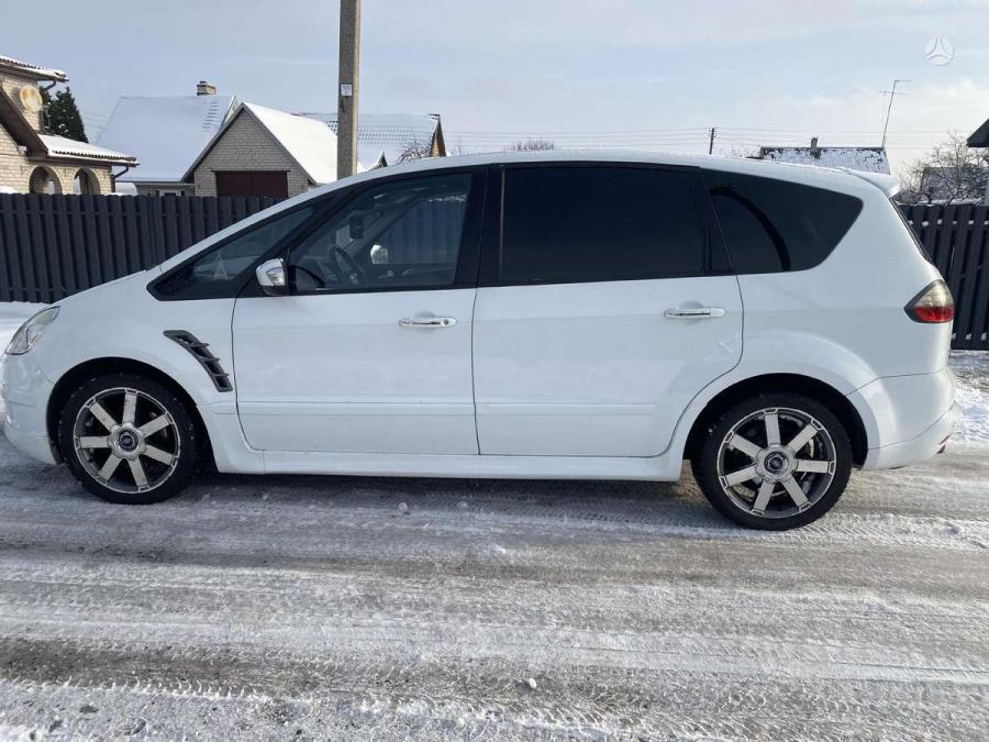 White Ford S-Max 2009 in Kedainiai, with an engine capacity of 2.20 L and mileage of 300 thousand km for 3300 €, photo 3 on AUTOMOTO.COM.LV