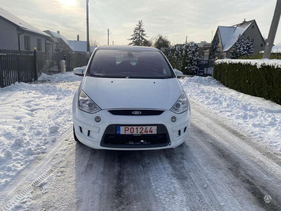 White Ford S-Max 2009 in Kedainiai, with an engine capacity of 2.20 L and mileage of 300 thousand km for 3300 €, photo 9 on AUTOMOTO.COM.LV