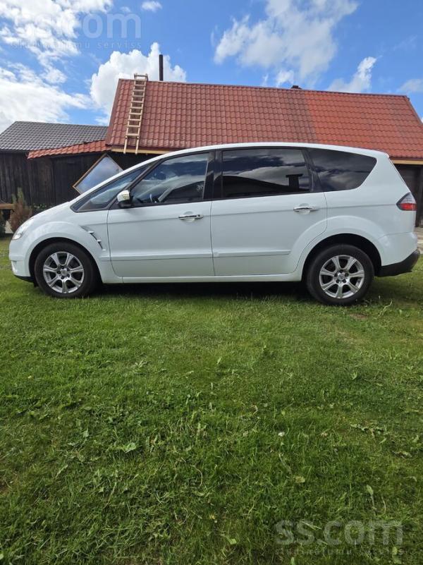 White Ford S-Max 2009 in Tukums, with an engine capacity of 2.00 L and mileage of 291 thousand km for 3300 €, photo 1 on AUTOMOTO.COM.LV