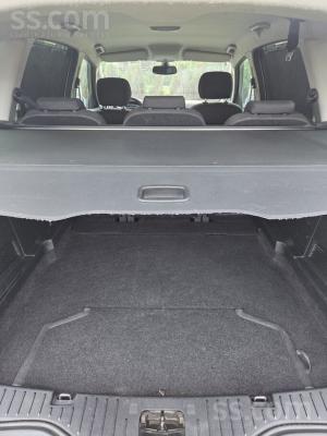 Balts Ford S-Max 2009 Tukums, ar dzinēja tilpumu 2.00 L un nobraukumu 291 tūkst. km par 3300 €, foto 3 vietnē AUTOMOTO.COM.LV