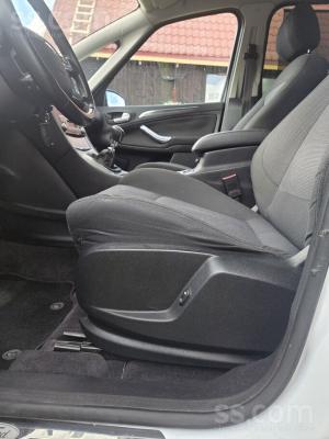Balts Ford S-Max 2009 Tukums, ar dzinēja tilpumu 2.00 L un nobraukumu 291 tūkst. km par 3300 €, foto 7 vietnē AUTOMOTO.COM.LV