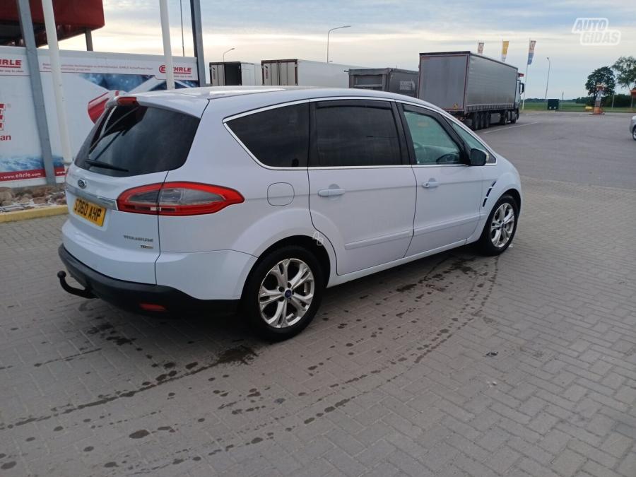 White Ford S-Max 2010 in Siauliai, with an engine capacity of 2.00 L and mileage of 172 thousand km for 1999 €, photo 3 on AUTOMOTO.COM.LV