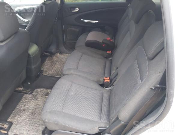 White Ford S-Max 2010 in Ludza, with an engine capacity of 1.80 L and mileage of 348 thousand km for 1000 €, photo 2 on AUTOMOTO.COM.LV