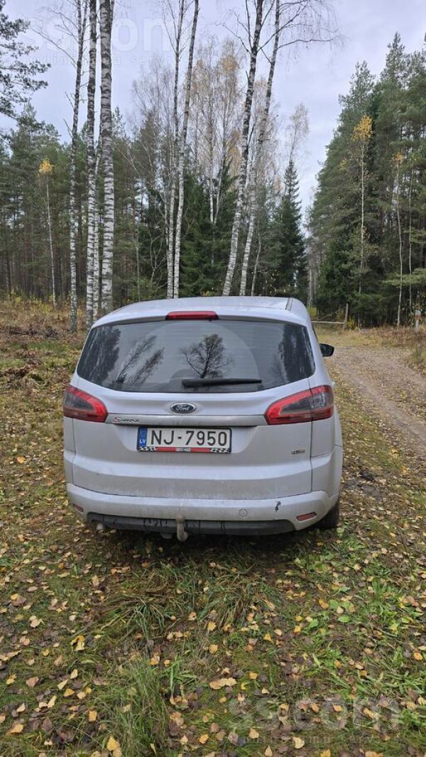 Balts Ford S-Max 2010 Rīga, ar dzinēja tilpumu 2.00 L un nobraukumu 282 tūkst. km par 3999 €, foto 3 vietnē AUTOMOTO.COM.LV
