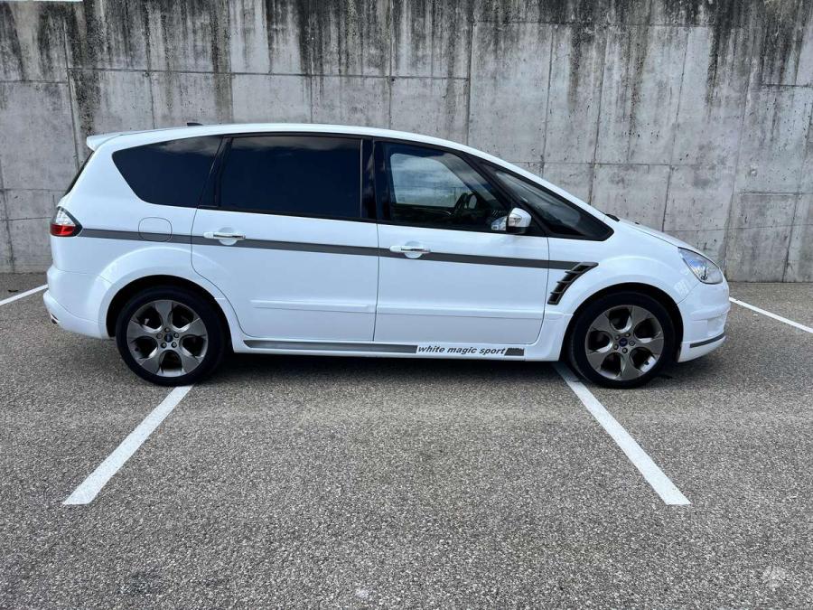 White Ford S-Max 2010 in Vilnius, with an engine capacity of 2.18 L and mileage of 216 thousand km for 4999 €, photo 14 on AUTOMOTO.COM.LV