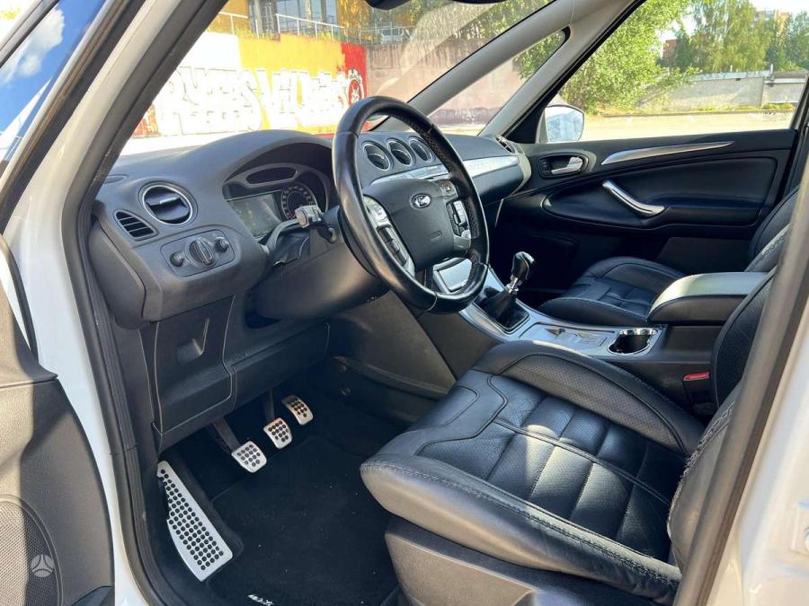 White Ford S-Max 2010 in Vilnius, with an engine capacity of 2.18 L and mileage of 216 thousand km for 4999 €, photo 16 on AUTOMOTO.COM.LV