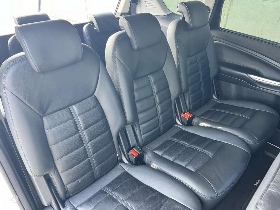 White Ford S-Max 2010 in Vilnius, with an engine capacity of 2.18 L and mileage of 216 thousand km for 4999 €, photo 25 on AUTOMOTO.COM.LV