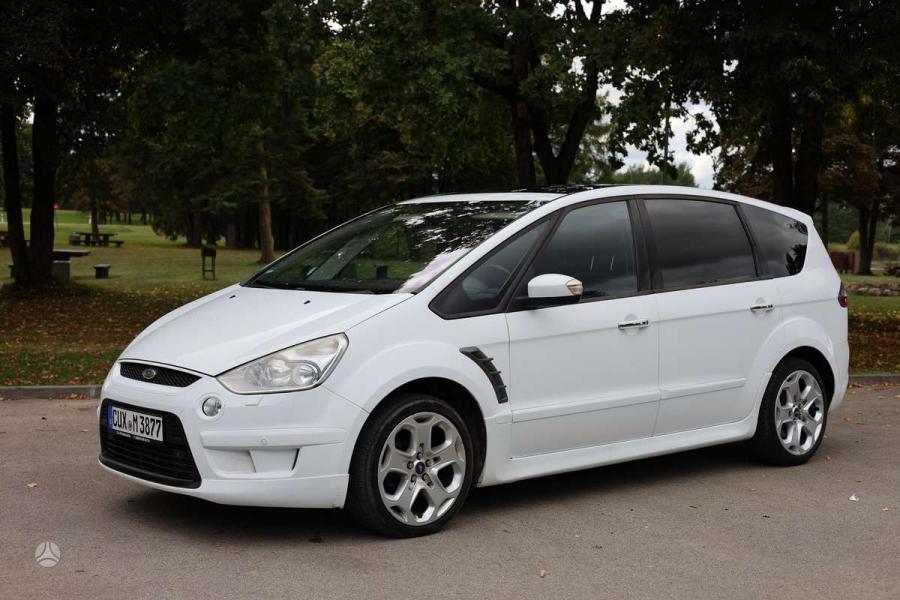 White Ford S-Max 2010 in Raseiniai, with an engine capacity of 2.18 L and mileage of 280 thousand km for 3850 €, photo 1 on AUTOMOTO.COM.LV