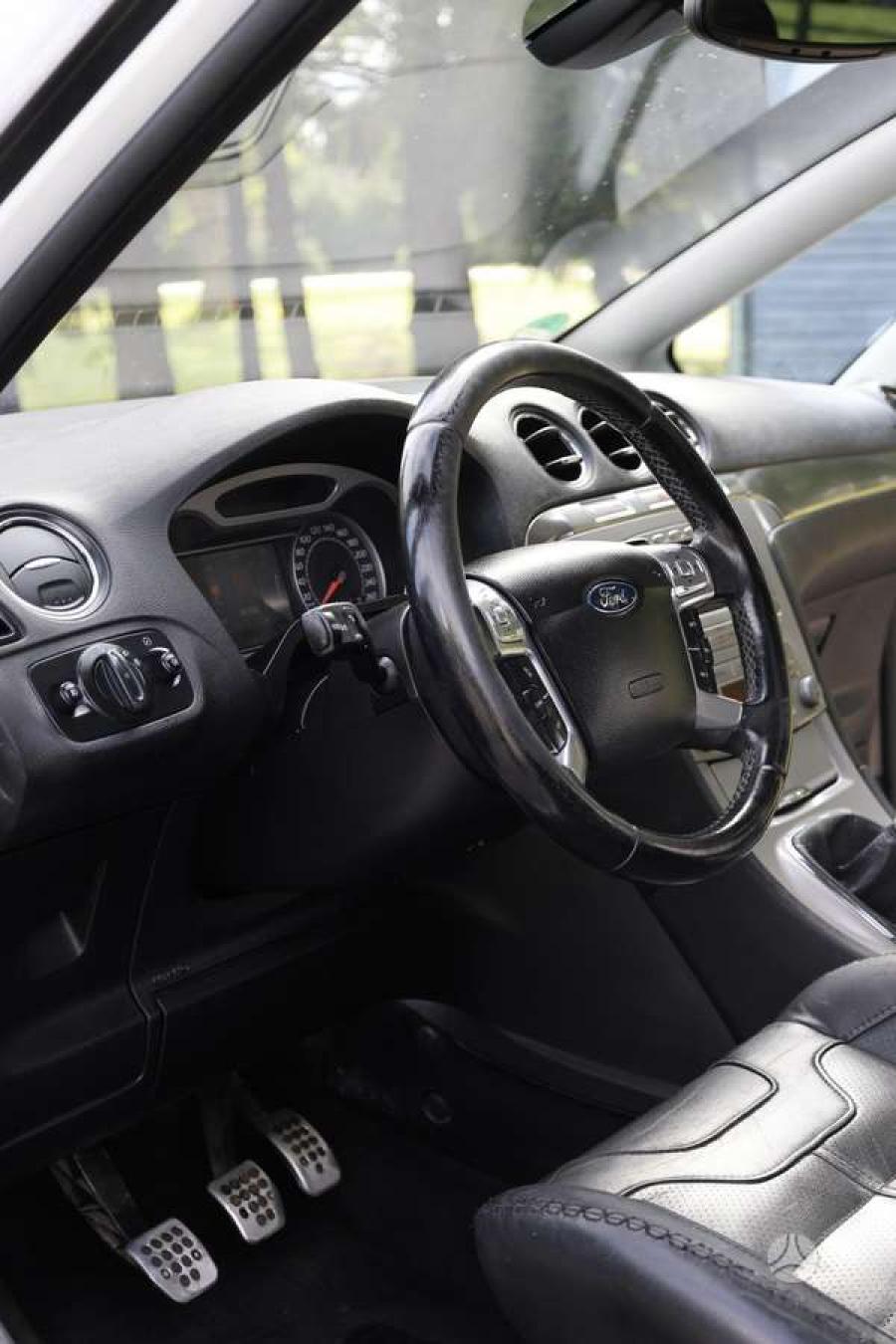 White Ford S-Max 2010 in Raseiniai, with an engine capacity of 2.18 L and mileage of 280 thousand km for 3850 €, photo 12 on AUTOMOTO.COM.LV