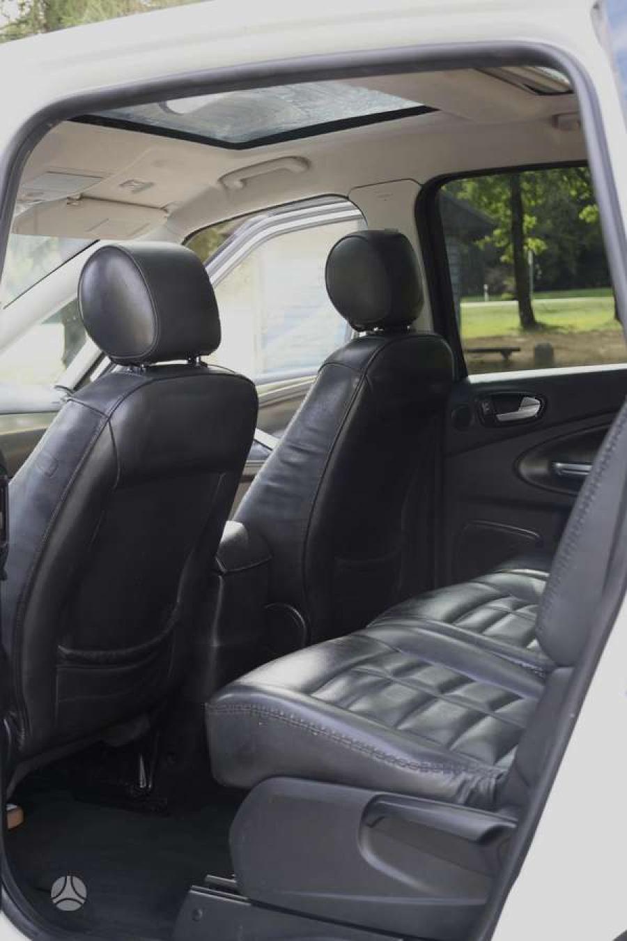 White Ford S-Max 2010 in Raseiniai, with an engine capacity of 2.18 L and mileage of 280 thousand km for 3850 €, photo 19 on AUTOMOTO.COM.LV