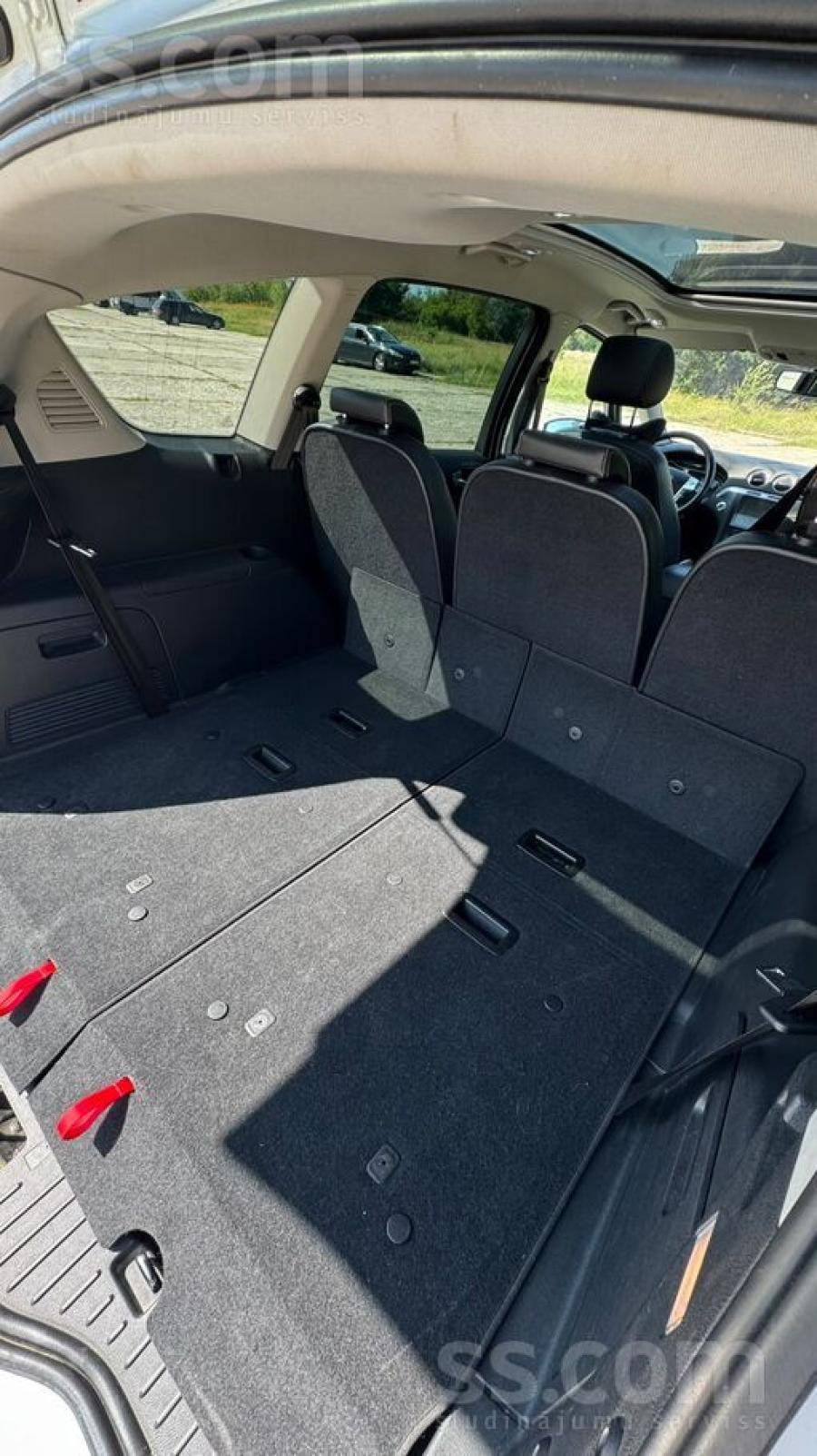 Balts Ford S-Max 2010 Liepāja, ar dzinēja tilpumu 2.00 L un nobraukumu 243 tūkst. km par 3000 €, foto 11 vietnē AUTOMOTO.COM.LV