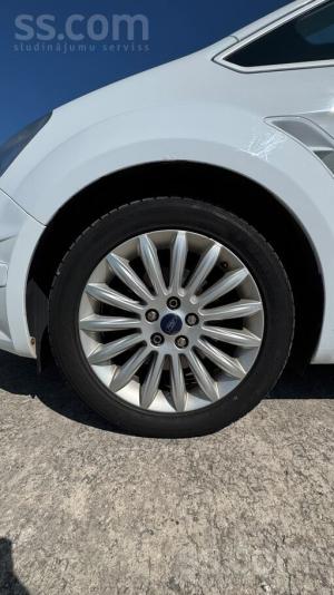 Balts Ford S-Max 2010 Liepāja, ar dzinēja tilpumu 2.00 L un nobraukumu 243 tūkst. km par 3000 €, foto 20 vietnē AUTOMOTO.COM.LV