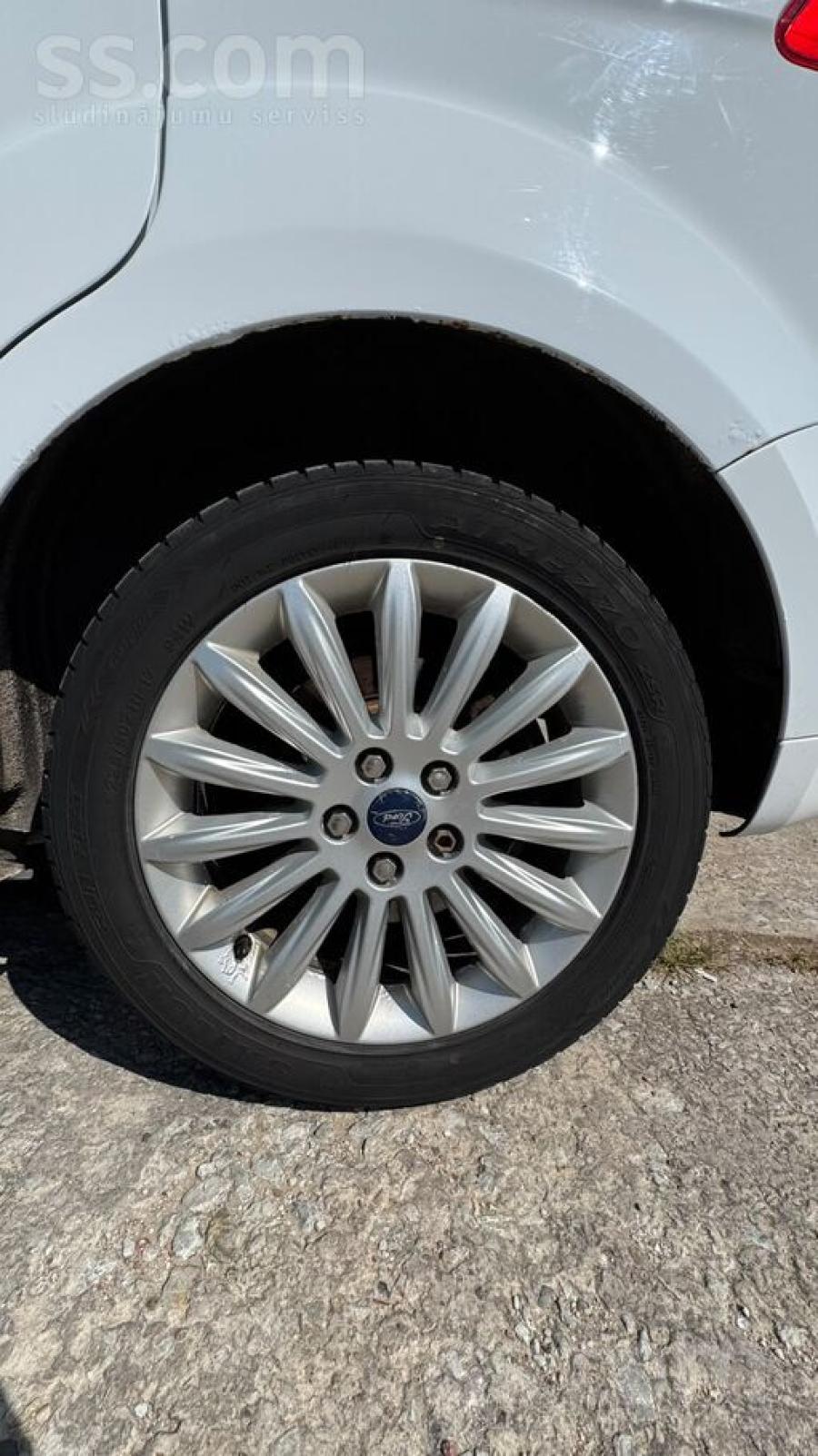 Balts Ford S-Max 2010 Liepāja, ar dzinēja tilpumu 2.00 L un nobraukumu 243 tūkst. km par 3000 €, foto 21 vietnē AUTOMOTO.COM.LV