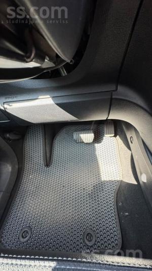Balts Ford S-Max 2010 Liepāja, ar dzinēja tilpumu 2.00 L un nobraukumu 243 tūkst. km par 3000 €, foto 26 vietnē AUTOMOTO.COM.LV