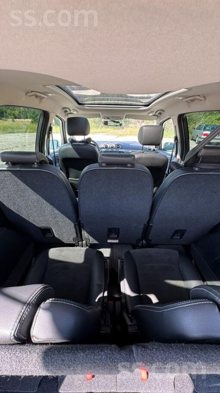 Balts Ford S-Max 2010 Liepāja, ar dzinēja tilpumu 2.00 L un nobraukumu 243 tūkst. km par 3000 €, foto 27 vietnē AUTOMOTO.COM.LV