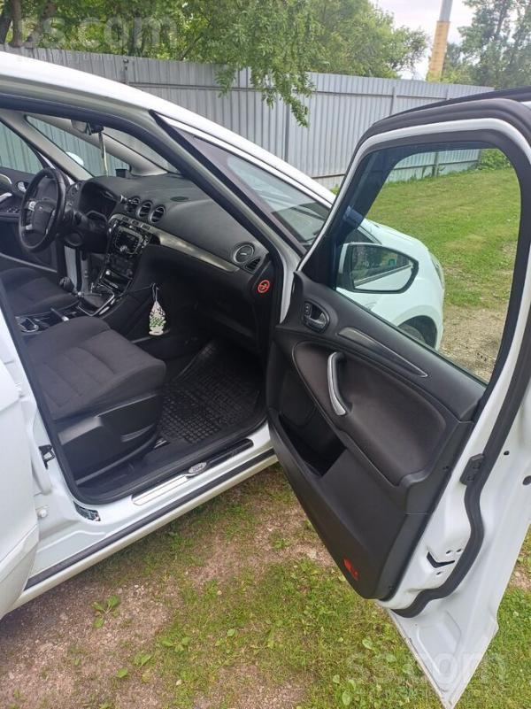 White Ford S-Max 2011 in Daugavpils, with an engine capacity of 2.20 L and mileage of 292 thousand km for 6000 €, photo 9 on AUTOMOTO.COM.LV