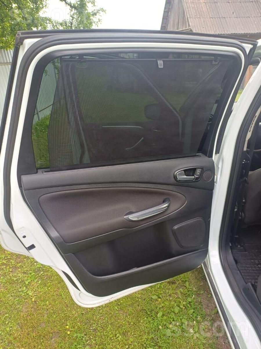 White Ford S-Max 2011 in Daugavpils, with an engine capacity of 2.20 L and mileage of 292 thousand km for 6000 €, photo 12 on AUTOMOTO.COM.LV