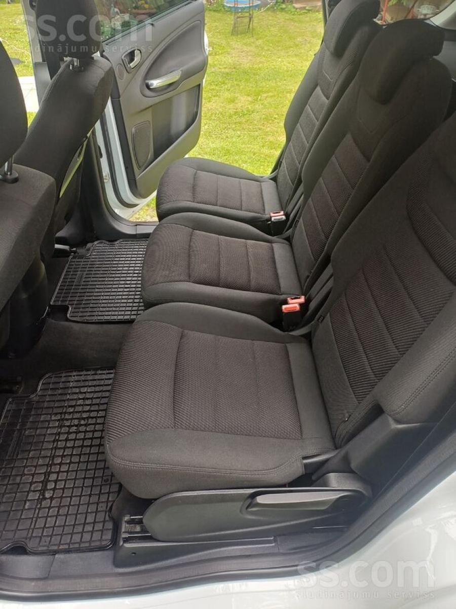 White Ford S-Max 2011 in Daugavpils, with an engine capacity of 2.20 L and mileage of 292 thousand km for 6000 €, photo 13 on AUTOMOTO.COM.LV