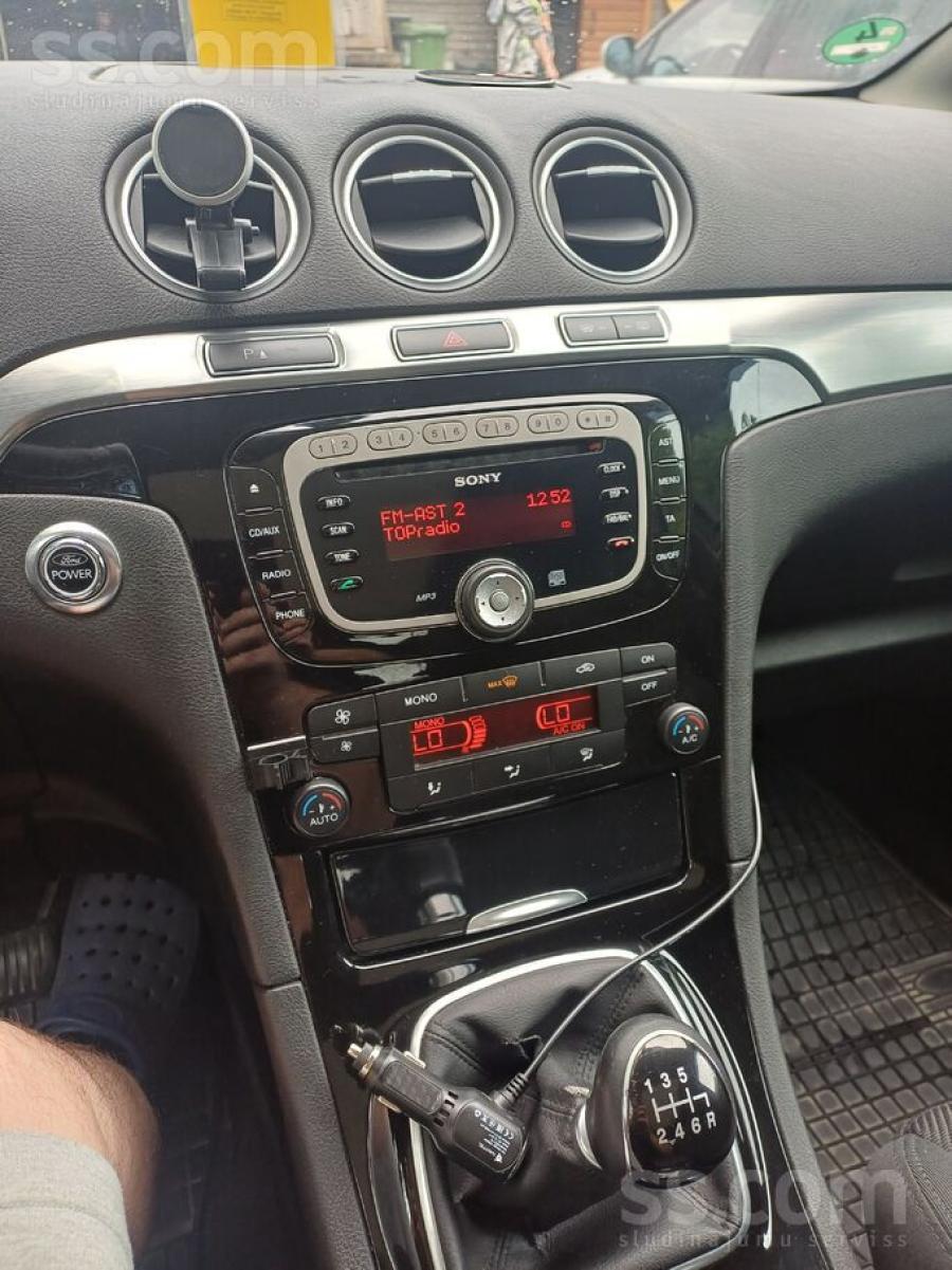 White Ford S-Max 2011 in Daugavpils, with an engine capacity of 2.20 L and mileage of 292 thousand km for 6000 €, photo 15 on AUTOMOTO.COM.LV