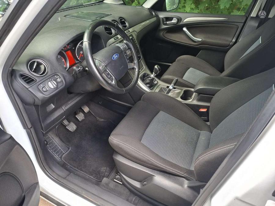 Balts Ford S-Max 2011 Birštonas, ar dzinēja tilpumu 2.00 L un nobraukumu 244 tūkst. km par 4400 €, foto 11 vietnē AUTOMOTO.COM.LV