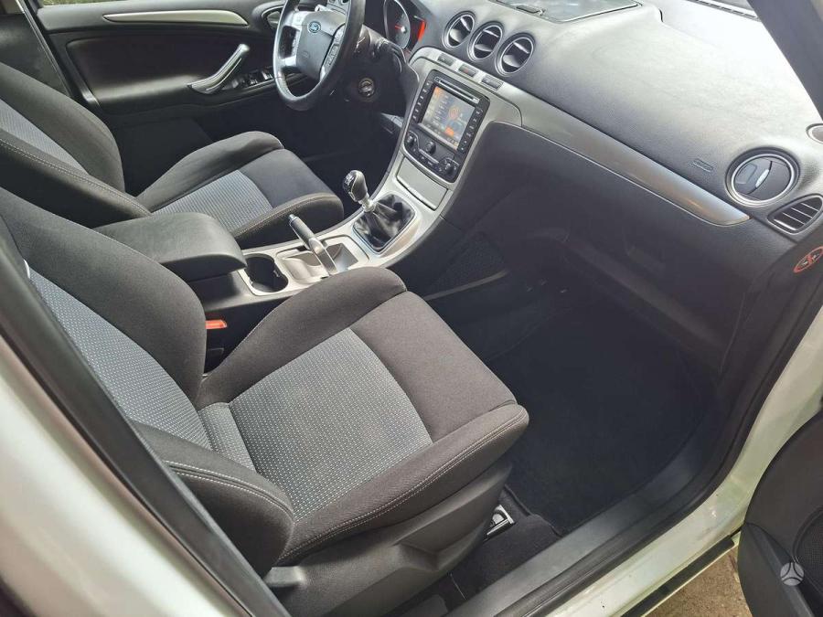 Balts Ford S-Max 2011 Birštonas, ar dzinēja tilpumu 2.00 L un nobraukumu 244 tūkst. km par 4400 €, foto 12 vietnē AUTOMOTO.COM.LV
