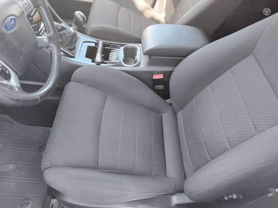 Balts Ford S-Max 2011 Šauļi, ar dzinēja tilpumu 2.00 L un nobraukumu 310 tūkst. km par 3900 €, foto 10 vietnē AUTOMOTO.COM.LV