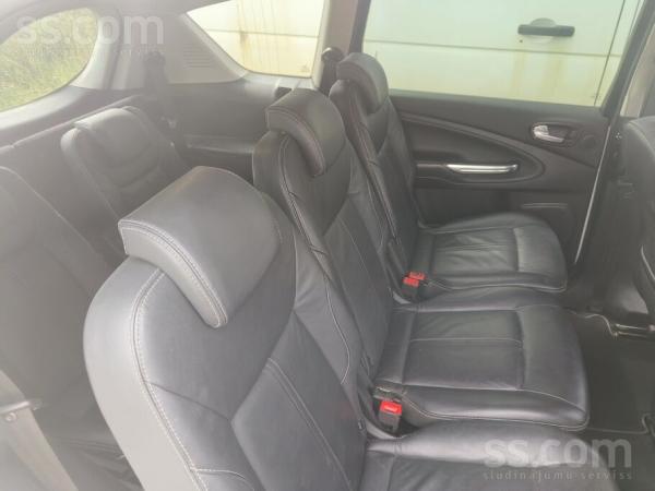 Balts Ford S-Max 2011 Rīga, ar dzinēja tilpumu 2.00 L un nobraukumu 0 tūkst. km par 1500 €, foto 4 vietnē AUTOMOTO.COM.LV
