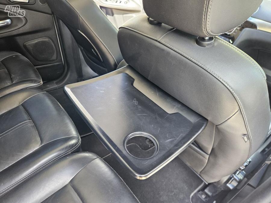 Balts Ford S-Max 2011 Širvintos, ar dzinēja tilpumu 2.00 L un nobraukumu 255 tūkst. km par 4750 €, foto 17 vietnē AUTOMOTO.COM.LV