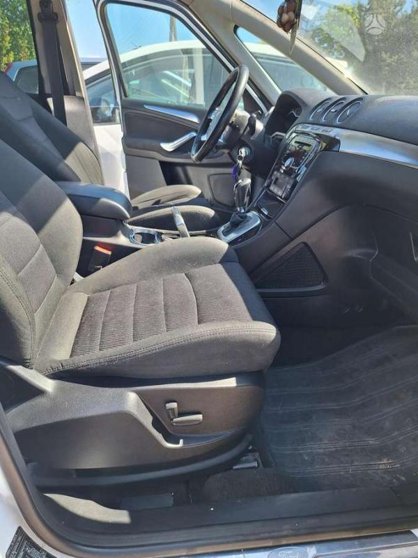 White Ford S-Max 2011 in Marijampole, with an engine capacity of 2.00 L and mileage of 327 thousand km for 2200 €, photo 3 on AUTOMOTO.COM.LV