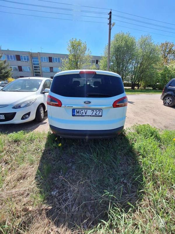 White Ford S-Max 2011 in Marijampole, with an engine capacity of 2.00 L and mileage of 327 thousand km for 2200 €, photo 8 on AUTOMOTO.COM.LV