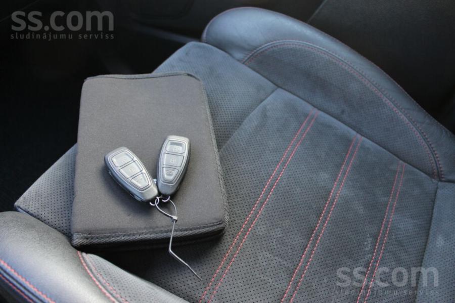 White Ford S-Max 2011 in Rezekne, with an engine capacity of 2.00 L and mileage of 297 thousand km for 6580 €, photo 19 on AUTOMOTO.COM.LV