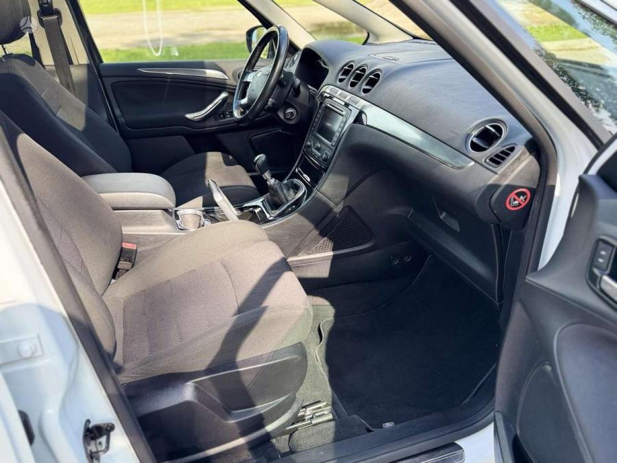 Balts Ford S-Max 2011 Tauragė, ar dzinēja tilpumu 2.00 L un nobraukumu 258 tūkst. km par 5999 €, foto 16 vietnē AUTOMOTO.COM.LV