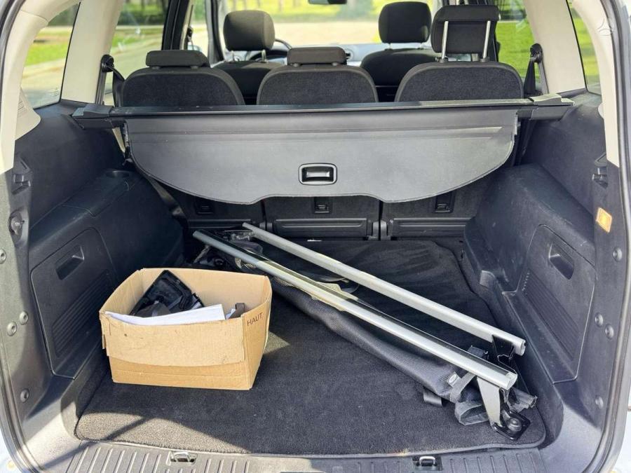 Balts Ford S-Max 2011 Tauragė, ar dzinēja tilpumu 2.00 L un nobraukumu 258 tūkst. km par 5999 €, foto 17 vietnē AUTOMOTO.COM.LV