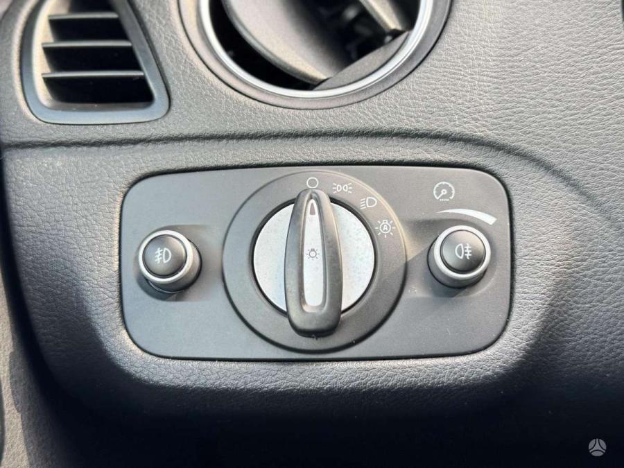 Balts Ford S-Max 2011 Tauragė, ar dzinēja tilpumu 2.00 L un nobraukumu 258 tūkst. km par 5999 €, foto 23 vietnē AUTOMOTO.COM.LV