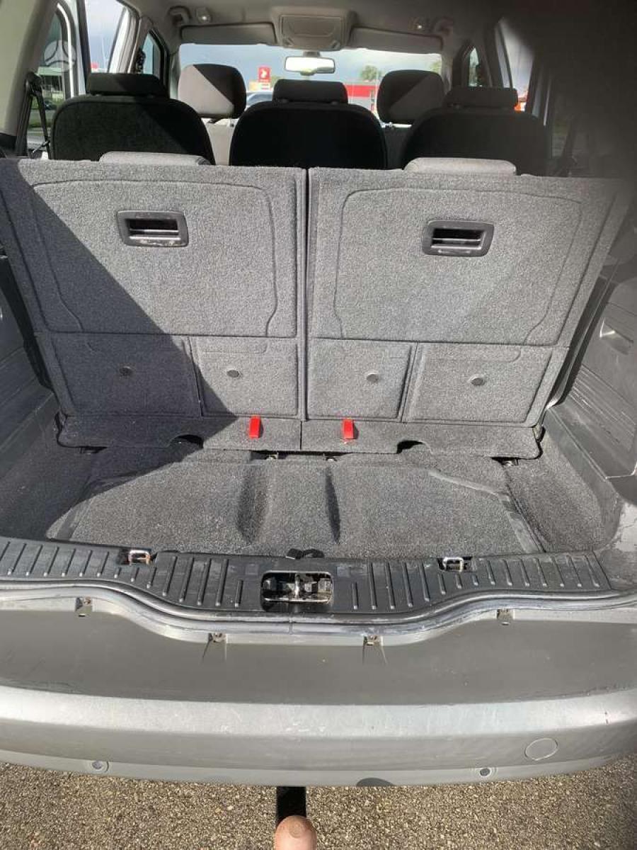 Balts Ford S-Max 2011 Kauņa, ar dzinēja tilpumu 2.00 L un nobraukumu 244 tūkst. km par 4650 €, foto 16 vietnē AUTOMOTO.COM.LV
