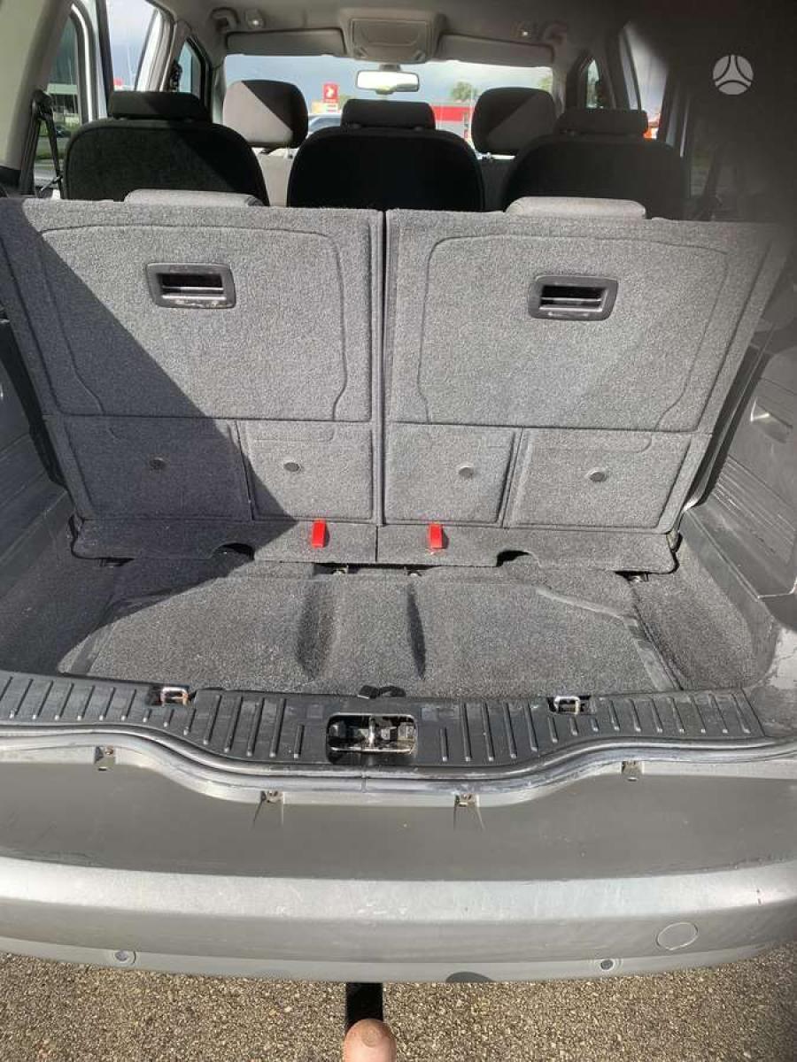 Balts Ford S-Max 2011 Kauņa, ar dzinēja tilpumu 2.00 L un nobraukumu 244 tūkst. km par 4450 €, foto 16 vietnē AUTOMOTO.COM.LV