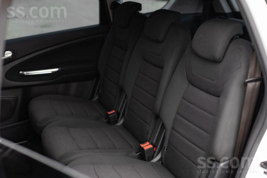 White Ford S-Max 2011 in Riga, with an engine capacity of 2.00 L and mileage of 407 thousand km for 5390 €, photo 12 on AUTOMOTO.COM.LV