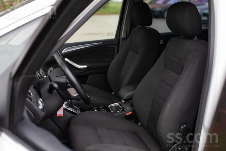 White Ford S-Max 2011 in Riga, with an engine capacity of 2.00 L and mileage of 407 thousand km for 5390 €, photo 13 on AUTOMOTO.COM.LV