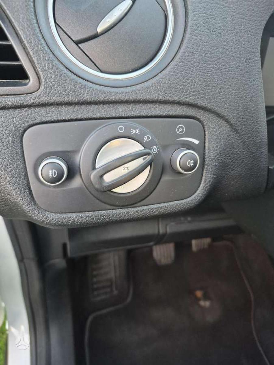 Balts Ford S-Max 2011 Marijampole, ar dzinēja tilpumu 2.00 L un nobraukumu 321 tūkst. km par 4350 €, foto 12 vietnē AUTOMOTO.COM.LV