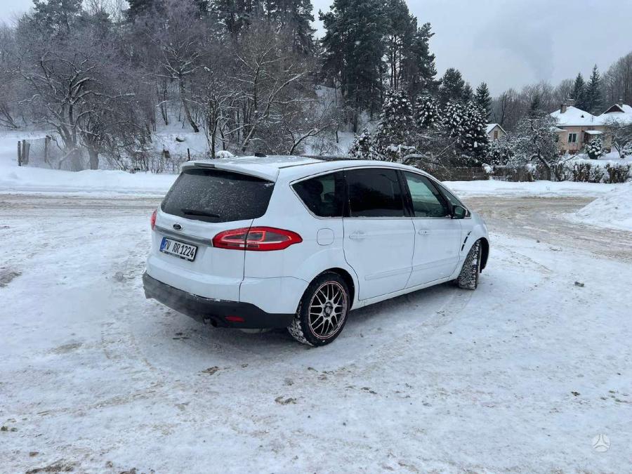 White Ford S-Max 2012 in Vilnius, with an engine capacity of 2.20 L and mileage of 307 thousand km for 5800 €, photo 2 on AUTOMOTO.COM.LV