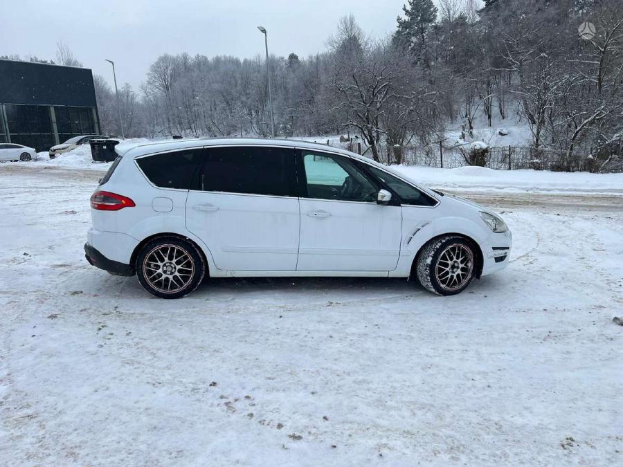 White Ford S-Max 2012 in Vilnius, with an engine capacity of 2.20 L and mileage of 307 thousand km for 5800 €, photo 5 on AUTOMOTO.COM.LV
