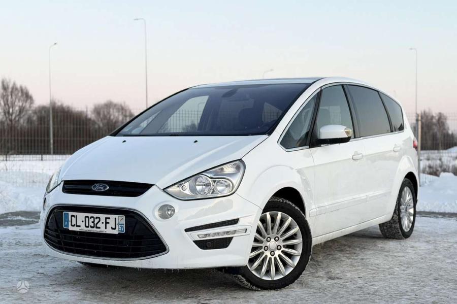 White Ford S-Max 2012 in Taurage, with an engine capacity of 2.00 L and mileage of 268 thousand km for 4800 €, photo 1 on AUTOMOTO.COM.LV