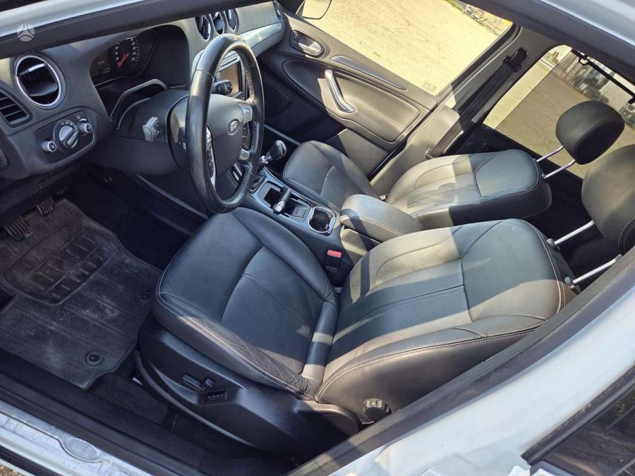 White Ford S-Max 2012 in Marijampole, with an engine capacity of 1.60 L and mileage of 210 thousand km for 5250 €, photo 13 on AUTOMOTO.COM.LV