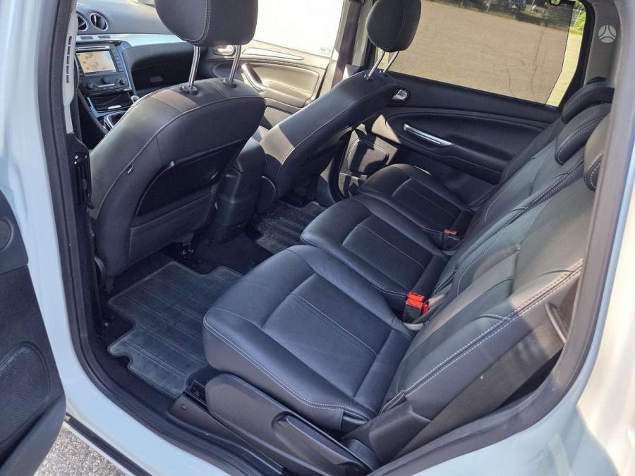 White Ford S-Max 2012 in Marijampole, with an engine capacity of 1.60 L and mileage of 210 thousand km for 5250 €, photo 15 on AUTOMOTO.COM.LV
