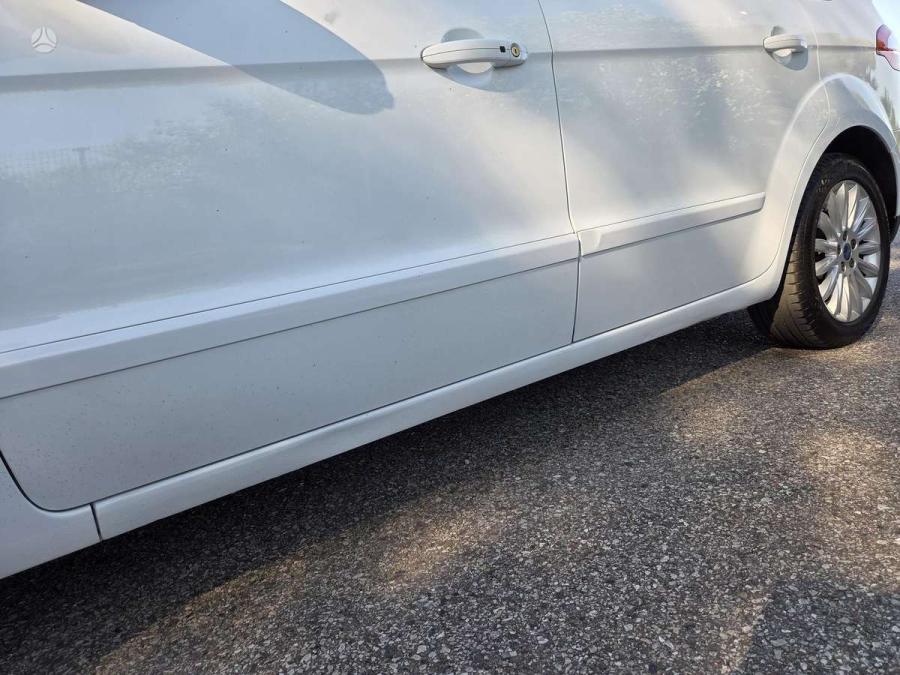 White Ford S-Max 2012 in Marijampole, with an engine capacity of 1.60 L and mileage of 210 thousand km for 5250 €, photo 16 on AUTOMOTO.COM.LV