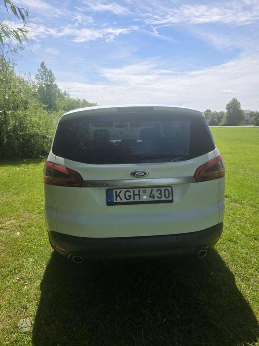White Ford S-Max 2012 in Kaunas, with an engine capacity of 2.20 L and mileage of 370 thousand km for 2999 €, photo 6 on AUTOMOTO.COM.LV