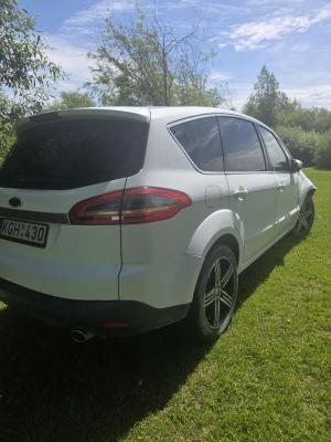 White Ford S-Max 2012 in Kaunas, with an engine capacity of 2.20 L and mileage of 370 thousand km for 2999 €, photo 7 on AUTOMOTO.COM.LV